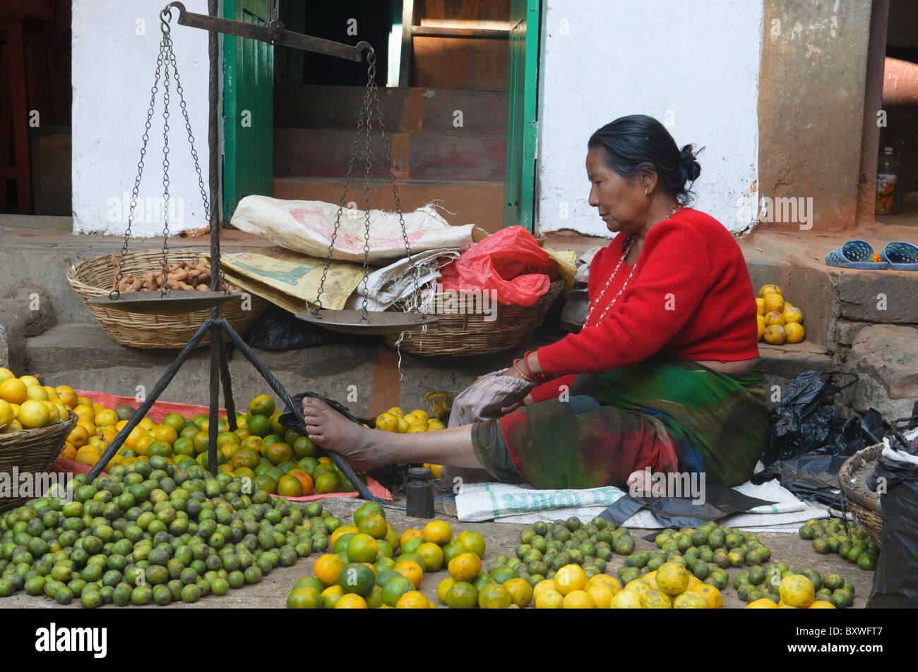Nepal fruit Banque de photographies et d’images à haute résolution - Alamy