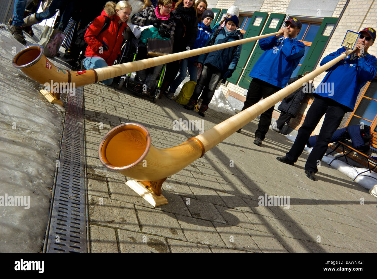 Les alpenhorns Banque de photographies et d’images à haute résolution ...