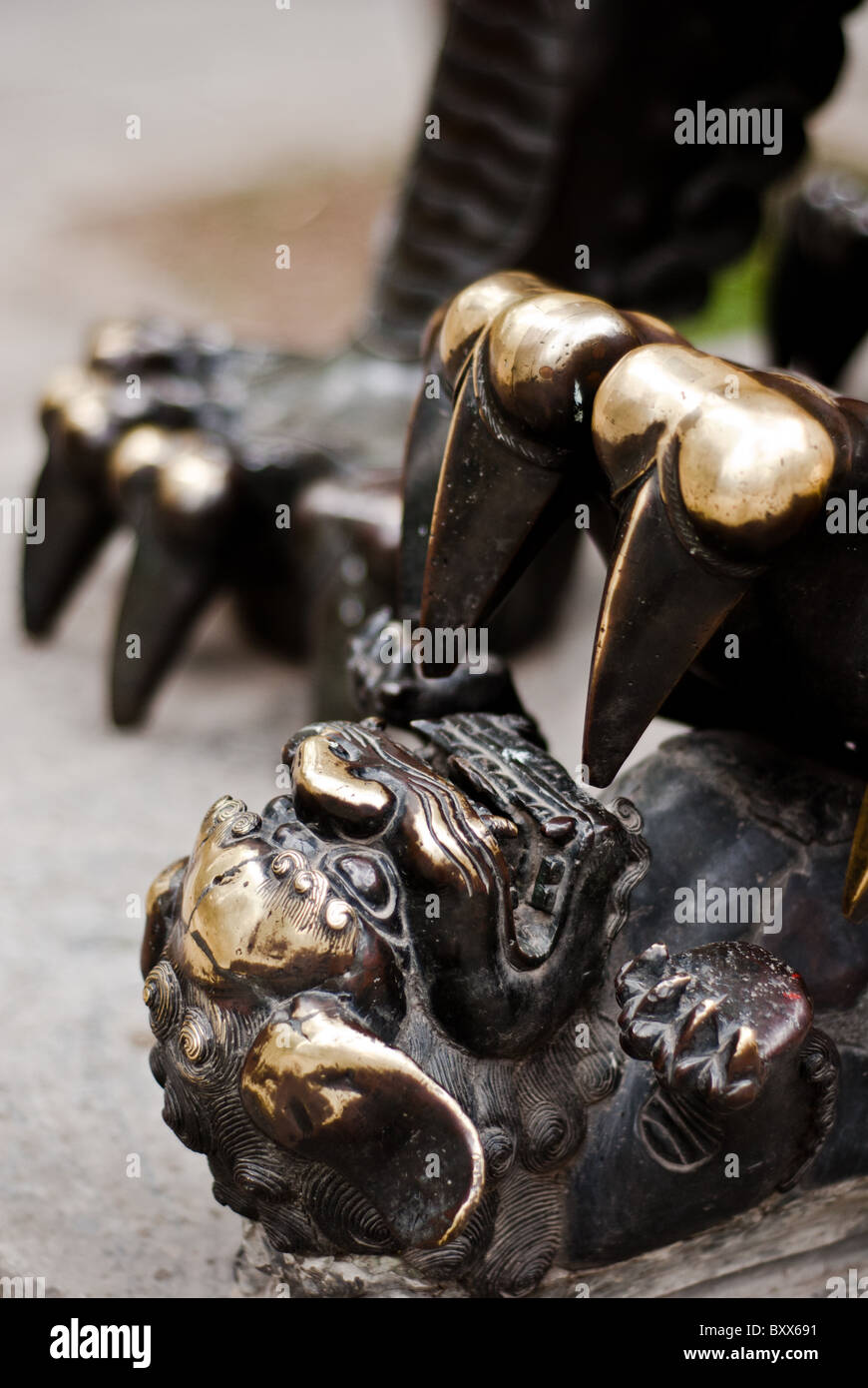 Lion bronze statue Banque de photographies et d’images à haute ...