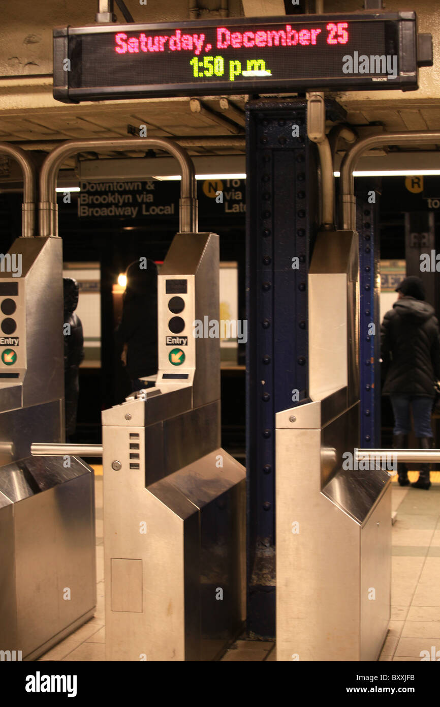 Tourniquet de métro Banque de photographies et d’images à haute ...
