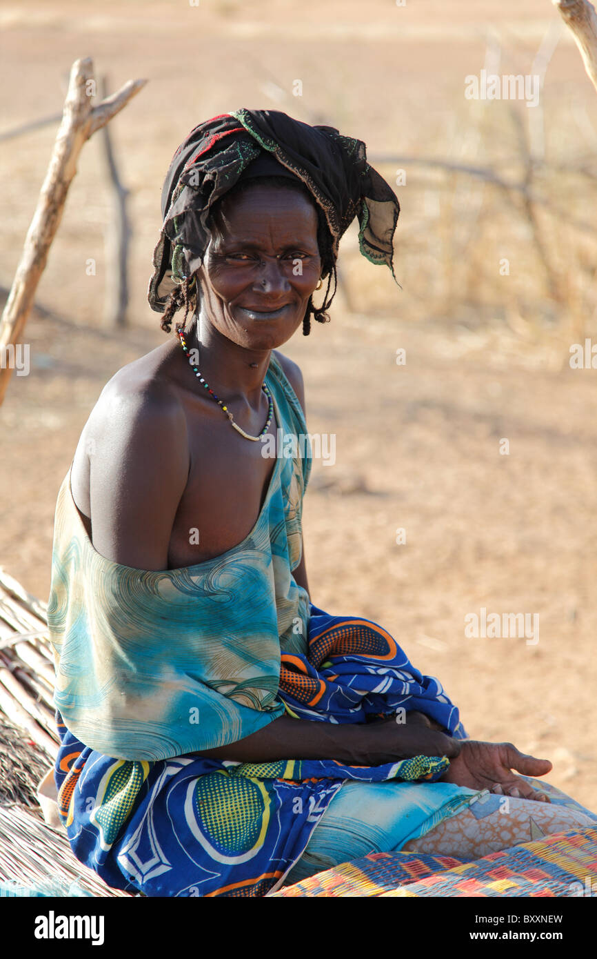 Peul Fulani Woman Banque d'image et photos - Page 4 - Alamy