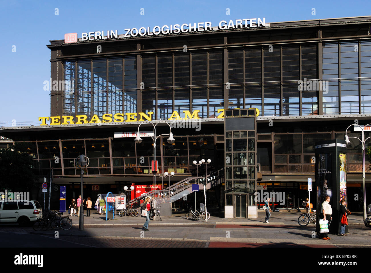 Bahnhof zoo station berlin germany Banque de photographies et d’images ...