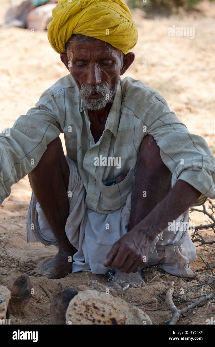 Cooking chapati Banque de photographies et d’images à haute résolution ...