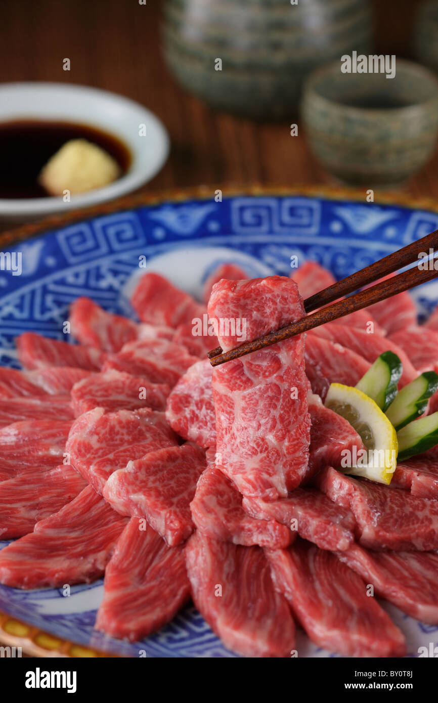 Basashi horse meat sashimi Banque de photographies et d’images à haute ...