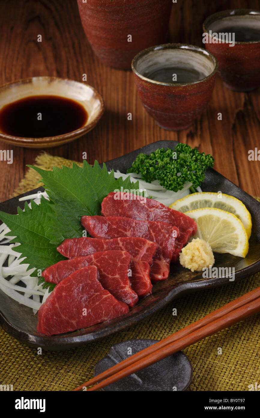 Basashi horse meat sashimi Banque de photographies et d’images à haute ...