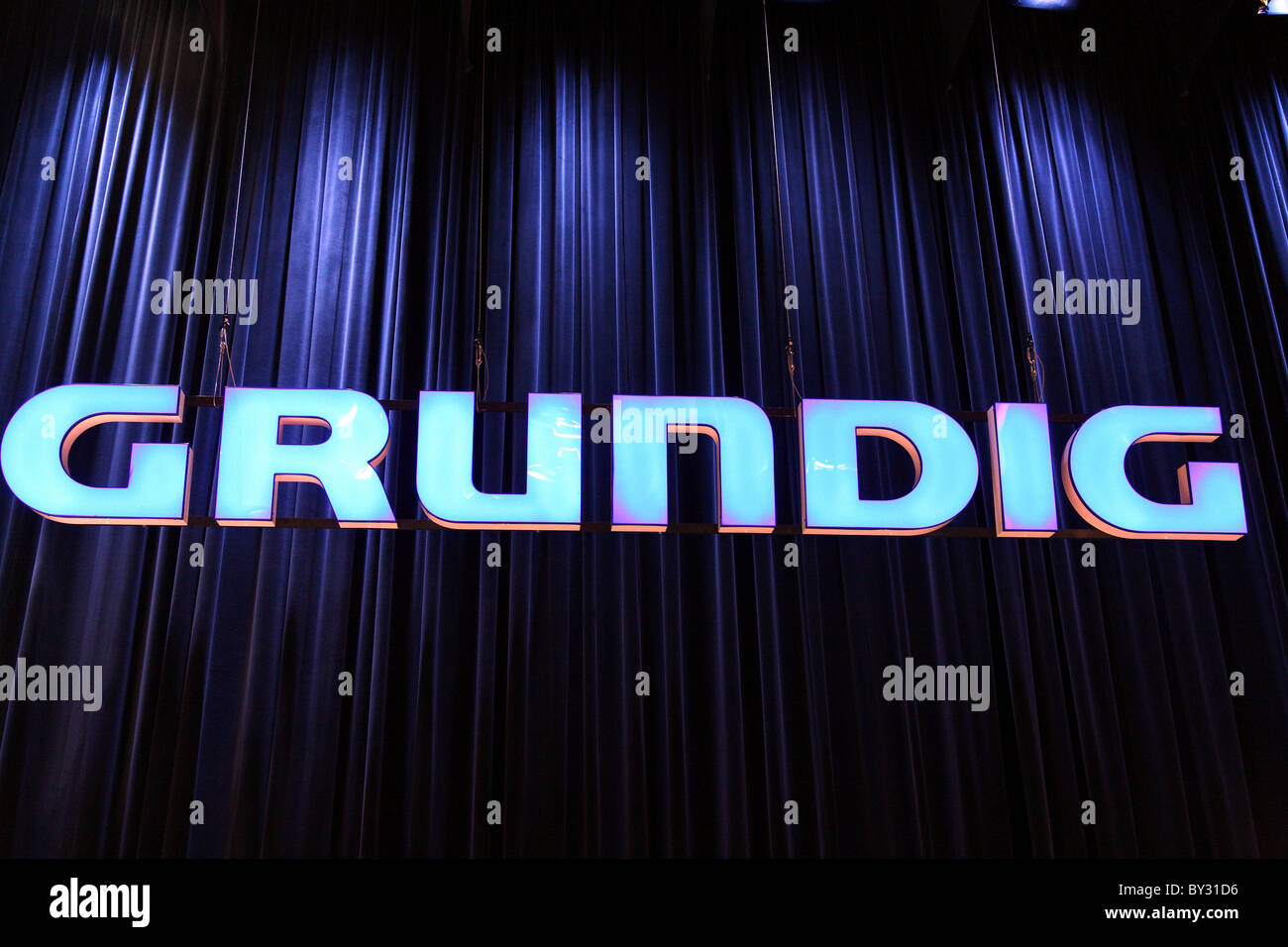 Grundig logo Banque de photographies et d’images à haute résolution - Alamy
