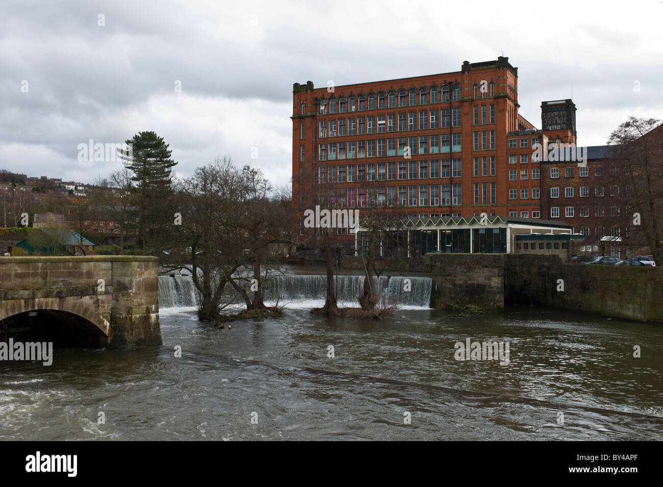 Belper weir Banque de photographies et d’images à haute résolution - Alamy