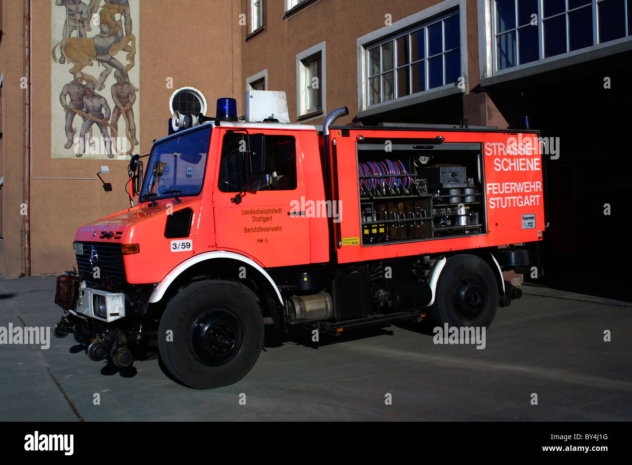 Moteur unimog Banque de photographies et d’images à haute résolution ...