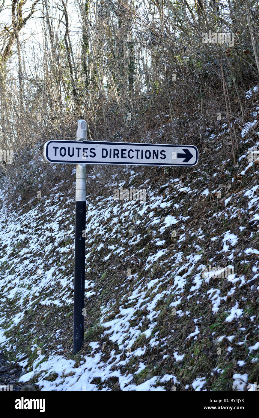 Panneau de signalisation toutes directions Banque de photographies et d ...
