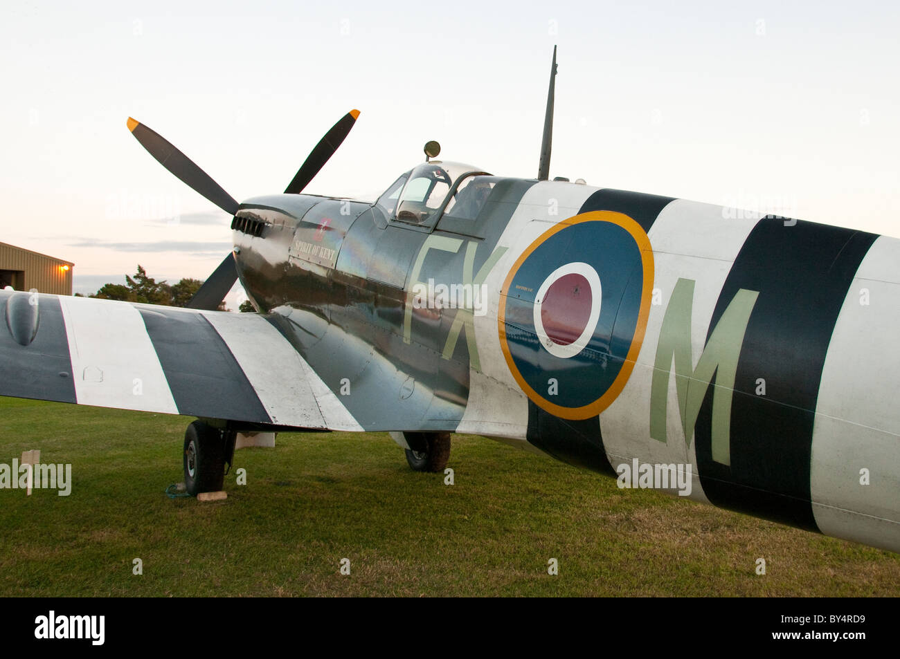 D day spitfire Banque de photographies et d’images à haute résolution ...