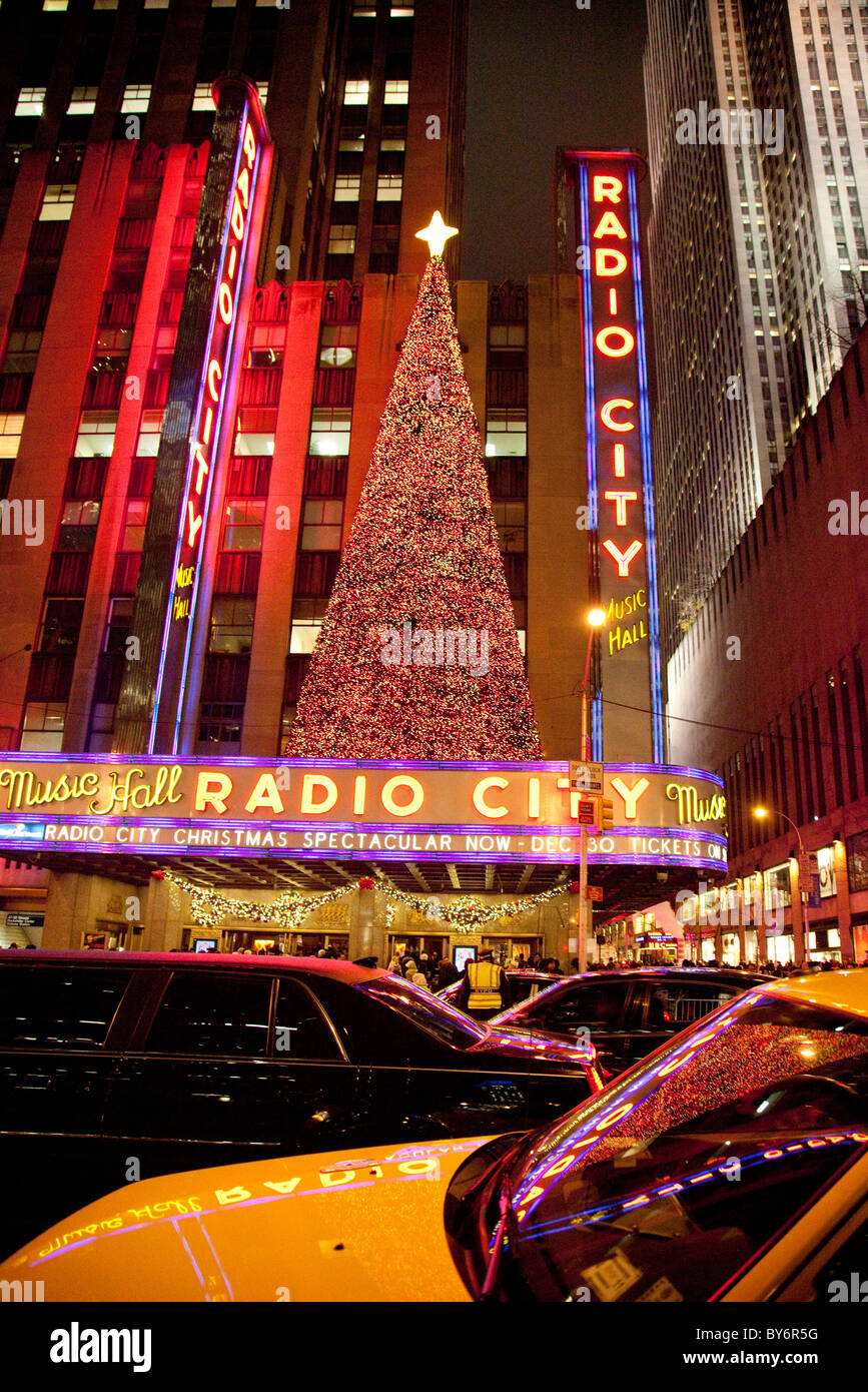 Radio city music hall christmas tree Banque de photographies et d ...