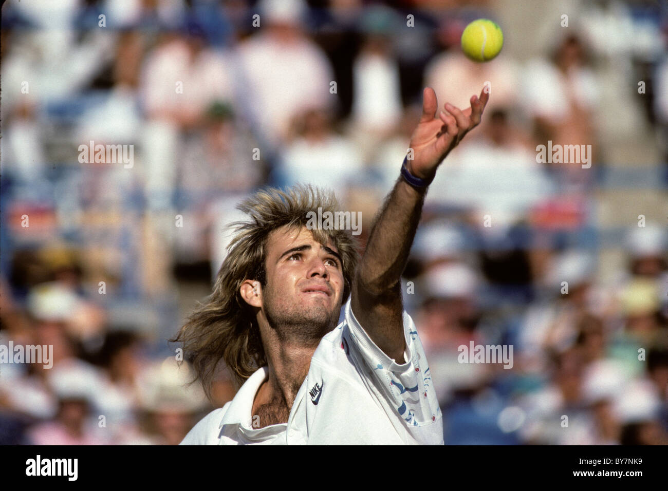 Andre agassi serving Banque de photographies et d’images à haute ...