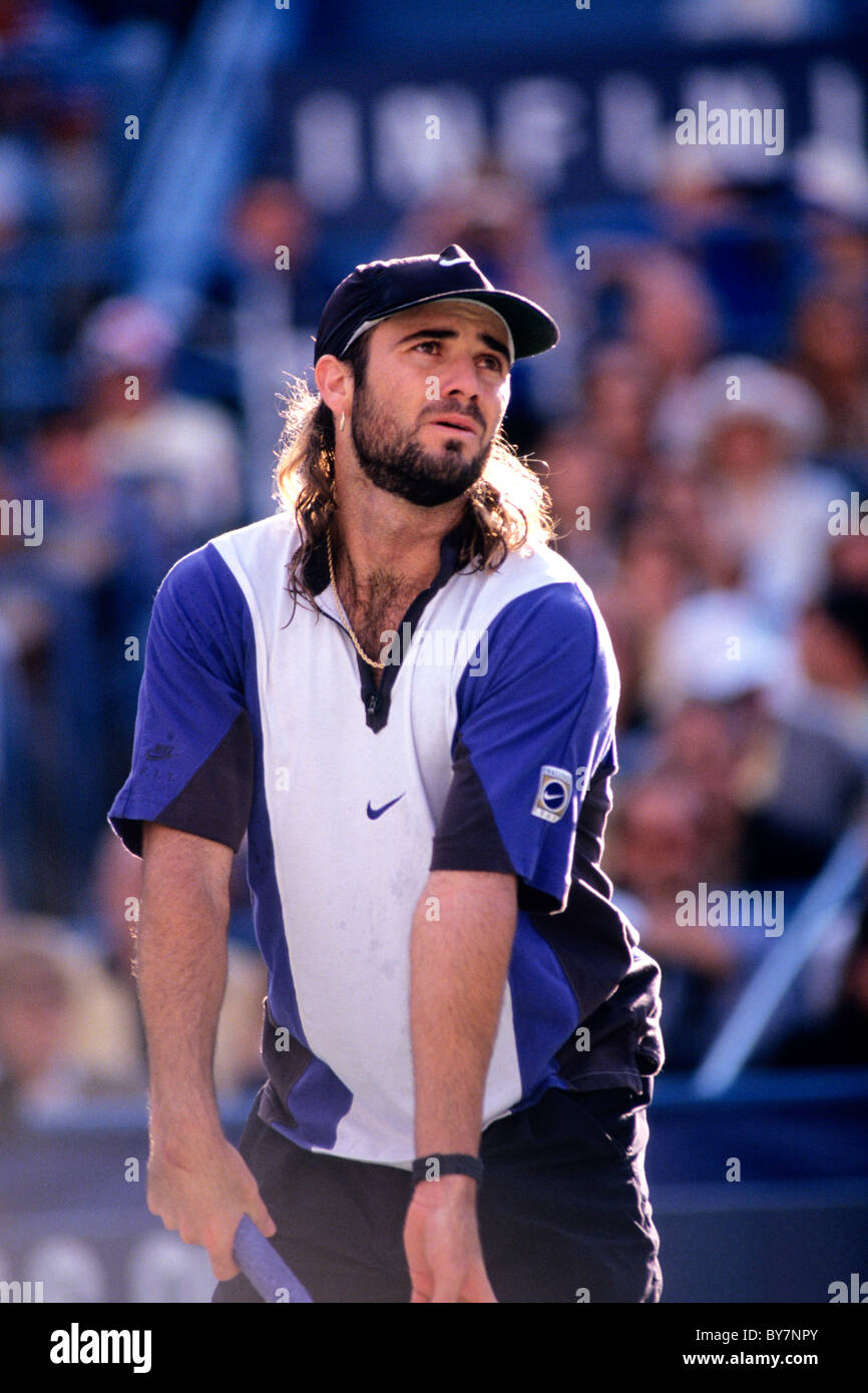Andre agassi serving Banque de photographies et d’images à haute ...