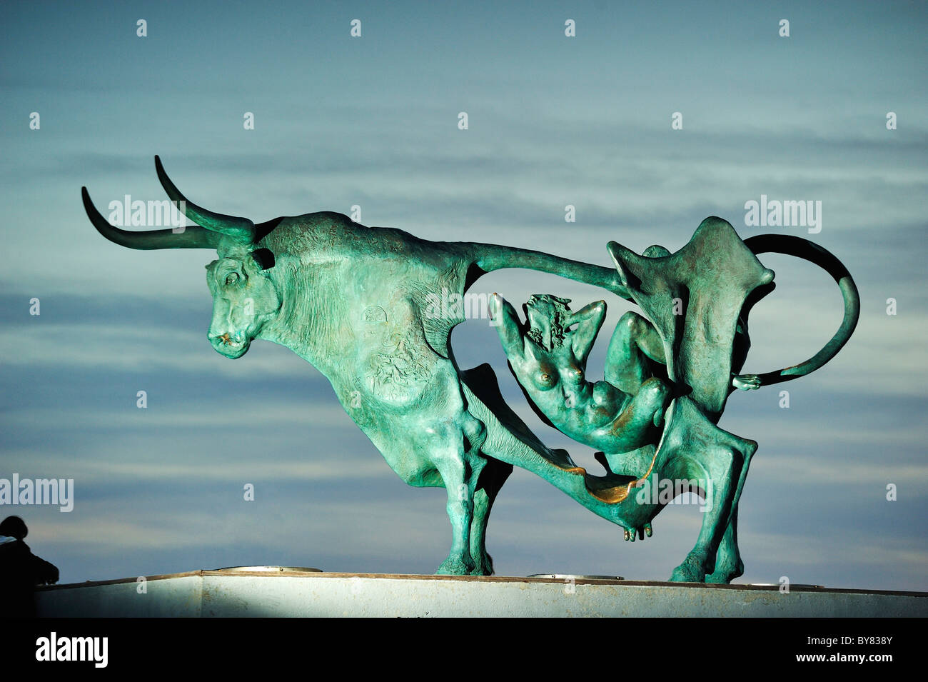 Pasiphae statue sur la plage de Vilanova i la Geltrú. Oscar Estruga ...