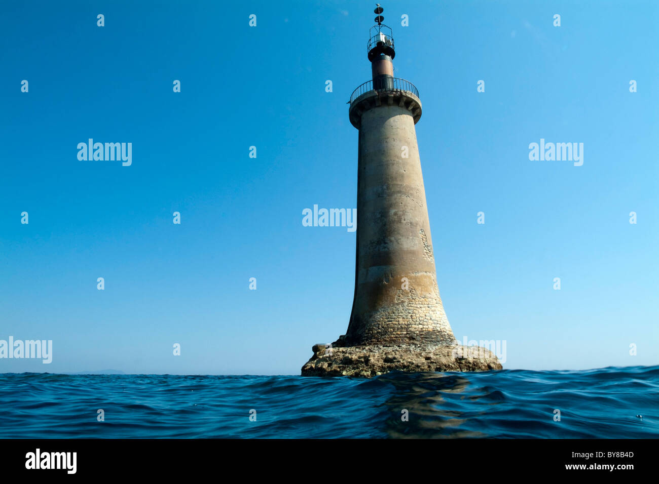 La Cassidaigne, un phare en pierre au large de Cassis, France Photo Stock - Alamy
