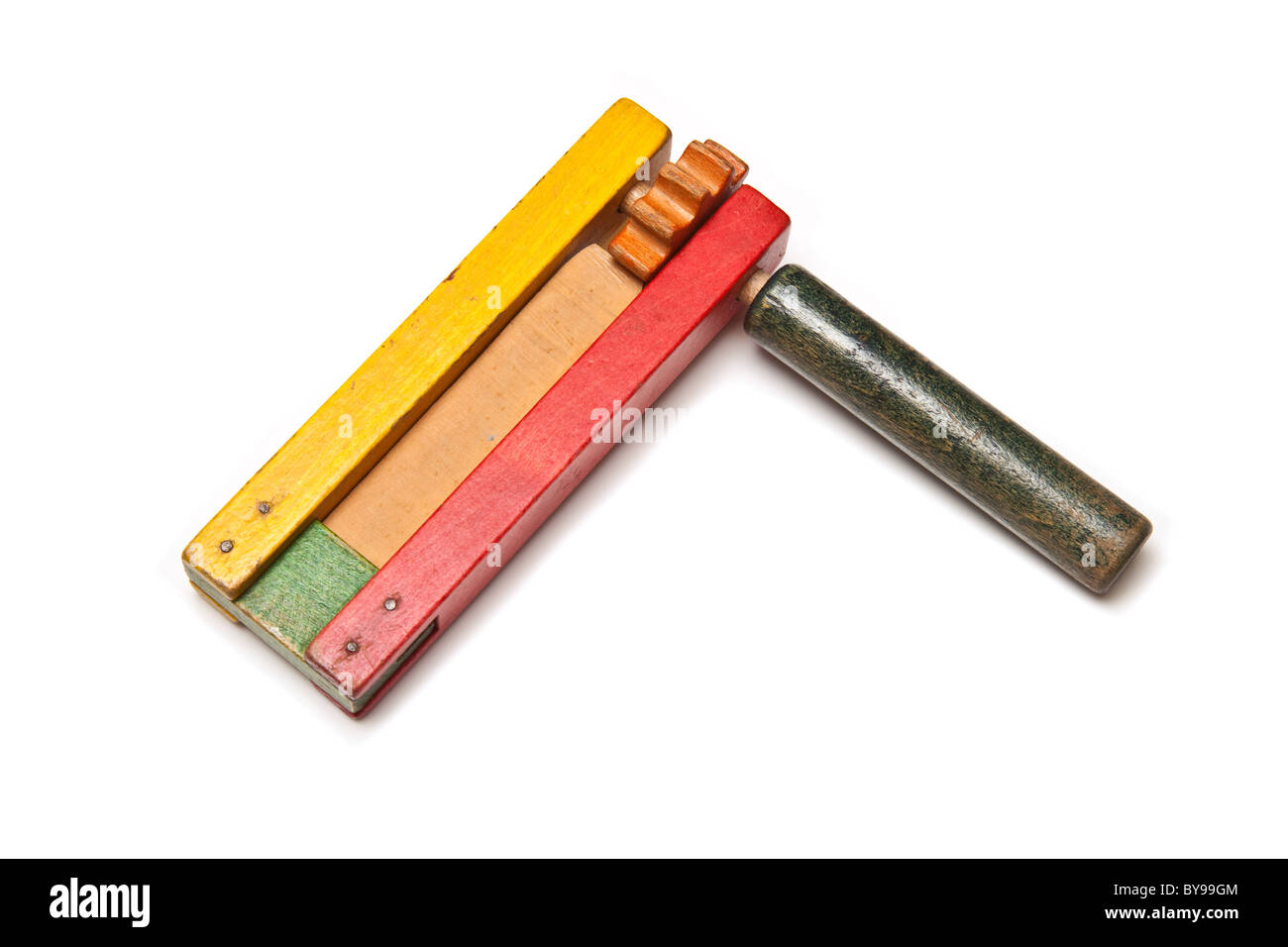 Rattle ratchet percussion instrument Banque d'images détourées - Alamy