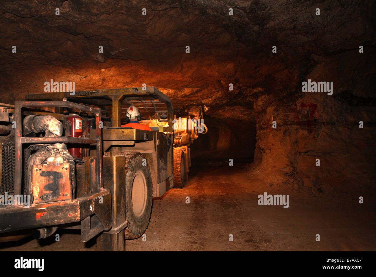 Véhicules miniers Banque de photographies et d’images à haute ...