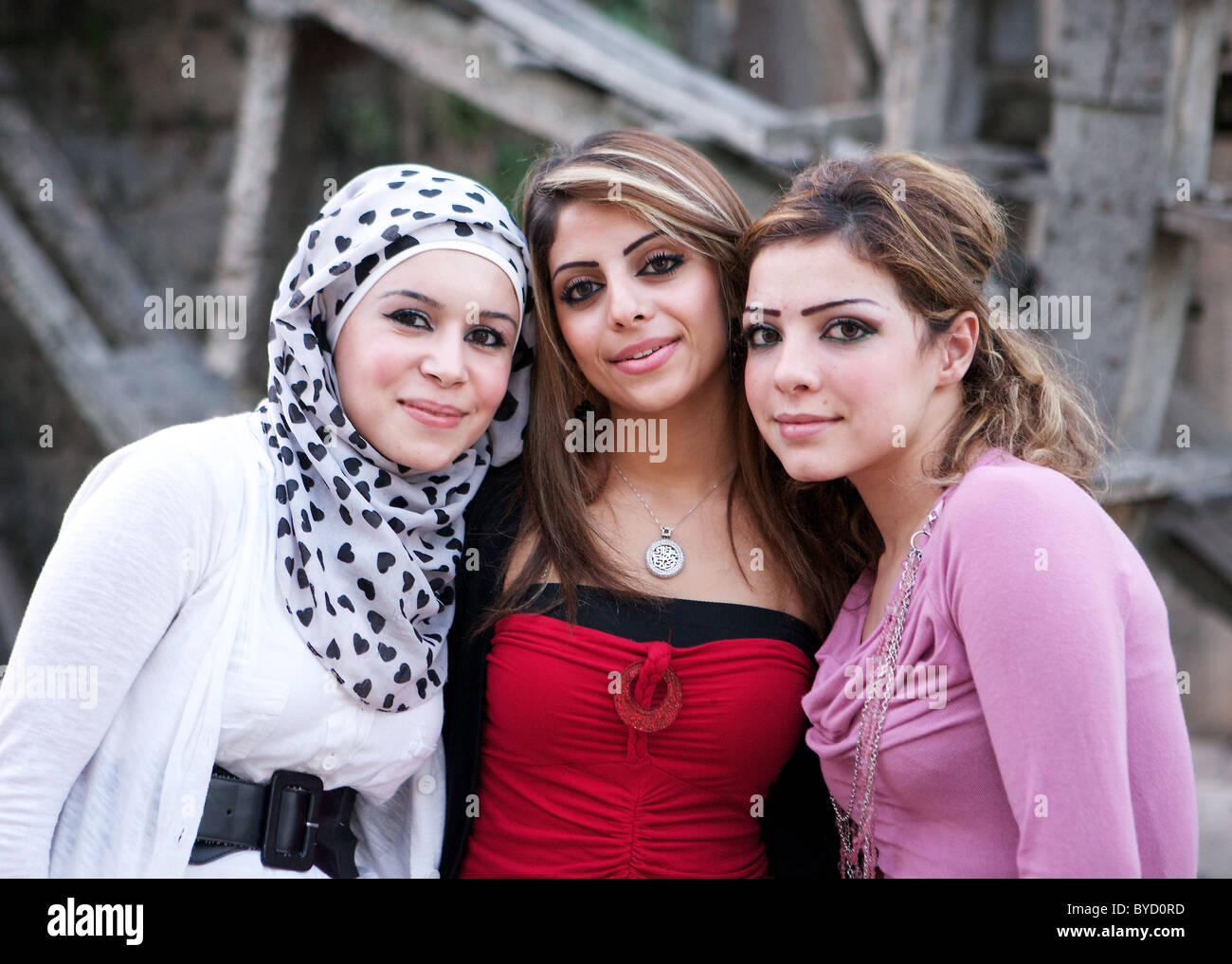 Les Filles Se Reposent Syrienne à Hama En Syrie Photo Stock Alamy