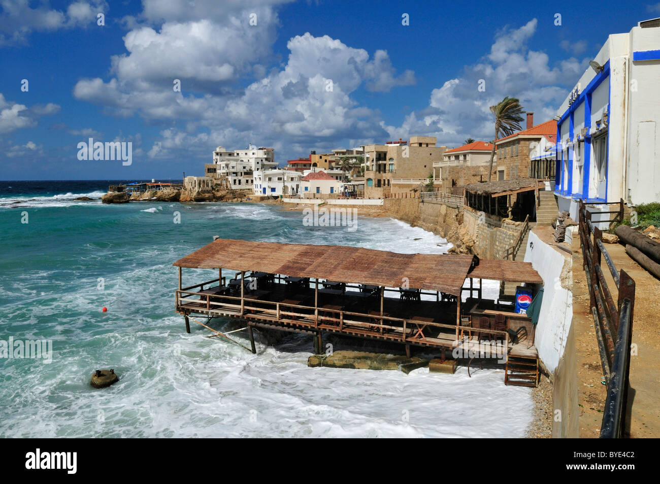 La côte Méditerranéenne à Batroun, Liban, Moyen-Orient, Asie de l'Ouest ...