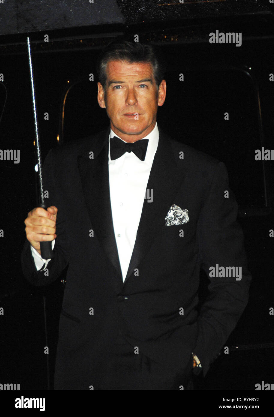 Pierce Brosnan Sir Elton John's 60th Birthday party qui a eu lieu à l ...