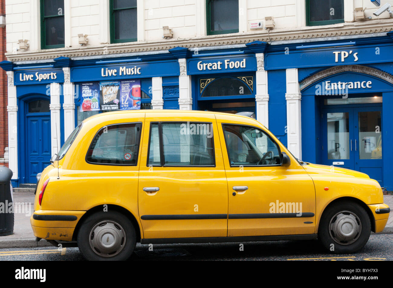 Bar taxi Banque de photographies et d’images à haute résolution - Alamy