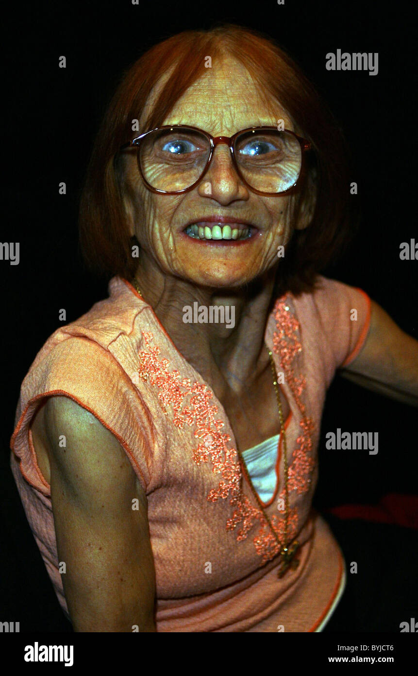 Elizabeth Maren Le Tropicana célèbre 50 ans d'animation de 1957 à 2007 ...