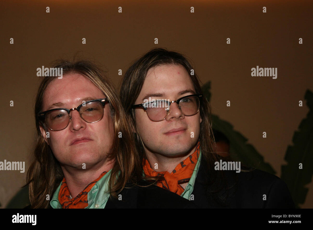 Andrew et Andrew Magazine Papier organise une fête pour le progrès ...