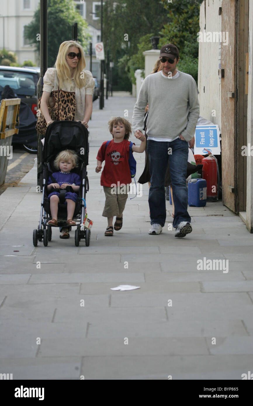 Claudia Schiffer et son mari Matthew Vaughn prendre leurs enfants ...