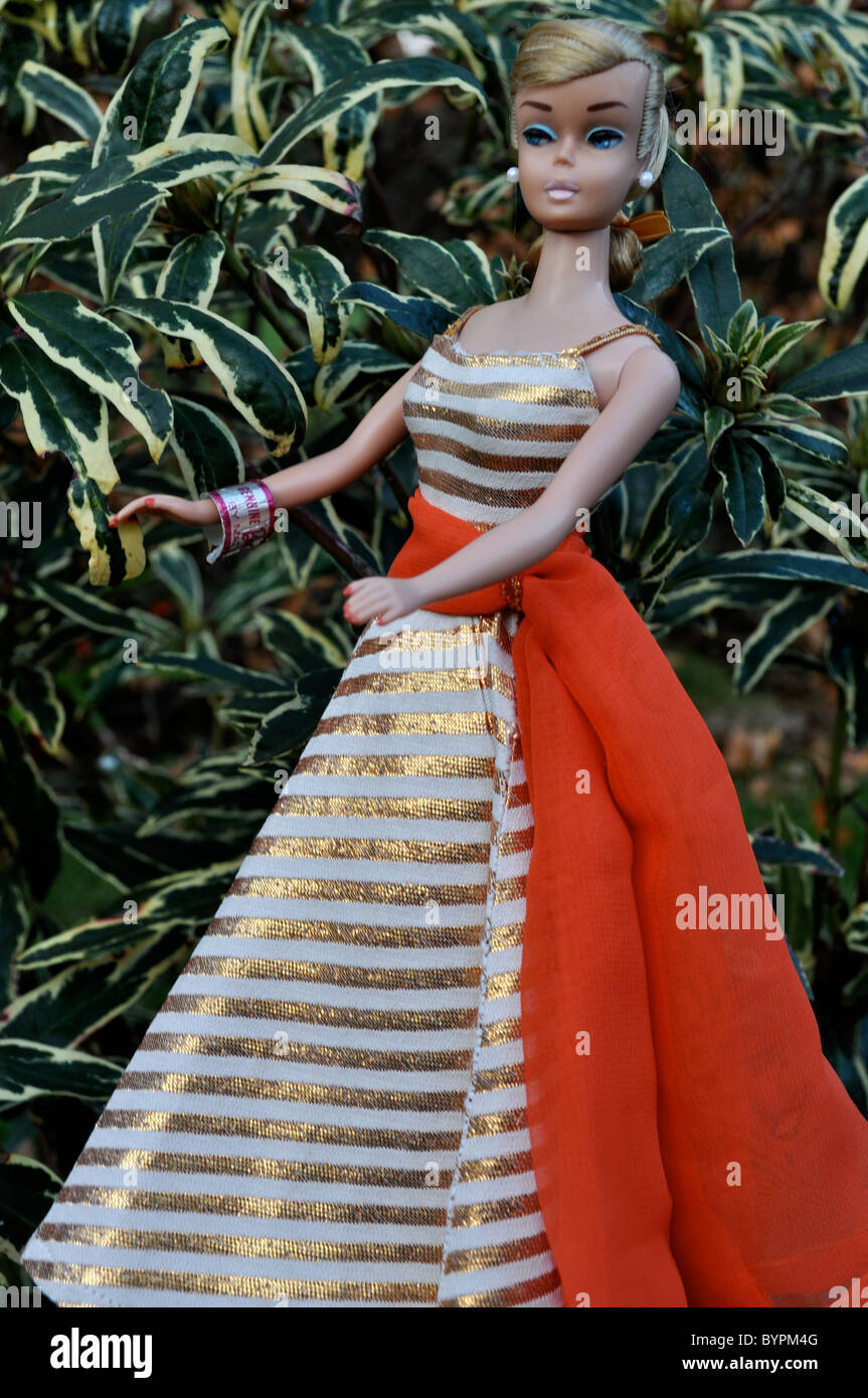 Vintage 1964 swirl ponytail barbie doll Banque de photographies et d ...