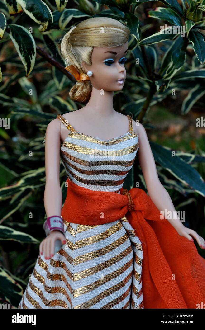 1964 Barbie vintage Blond cendré queue de turbulence dans maison de ...
