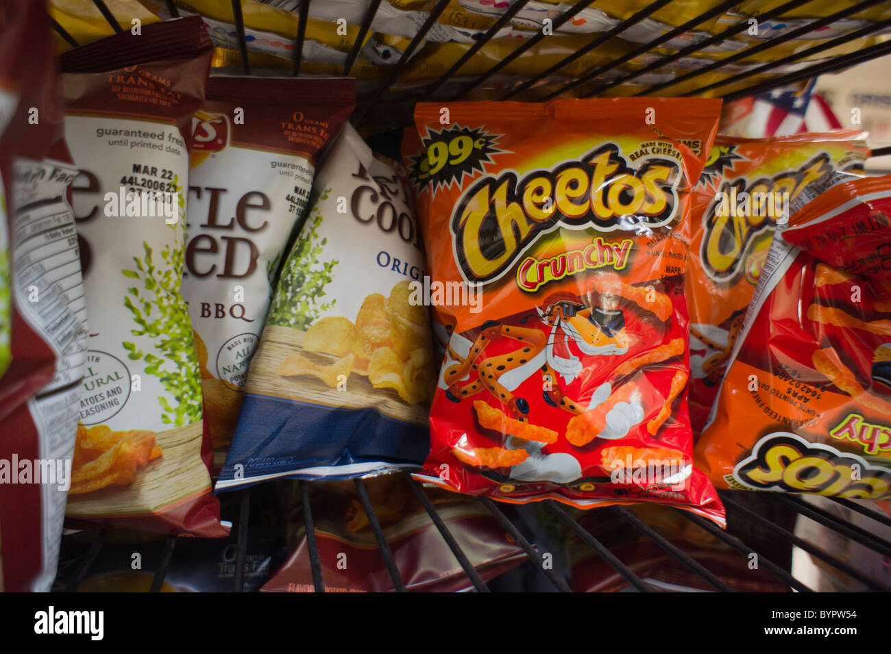 Lays chips display Banque de photographies et d’images à haute ...