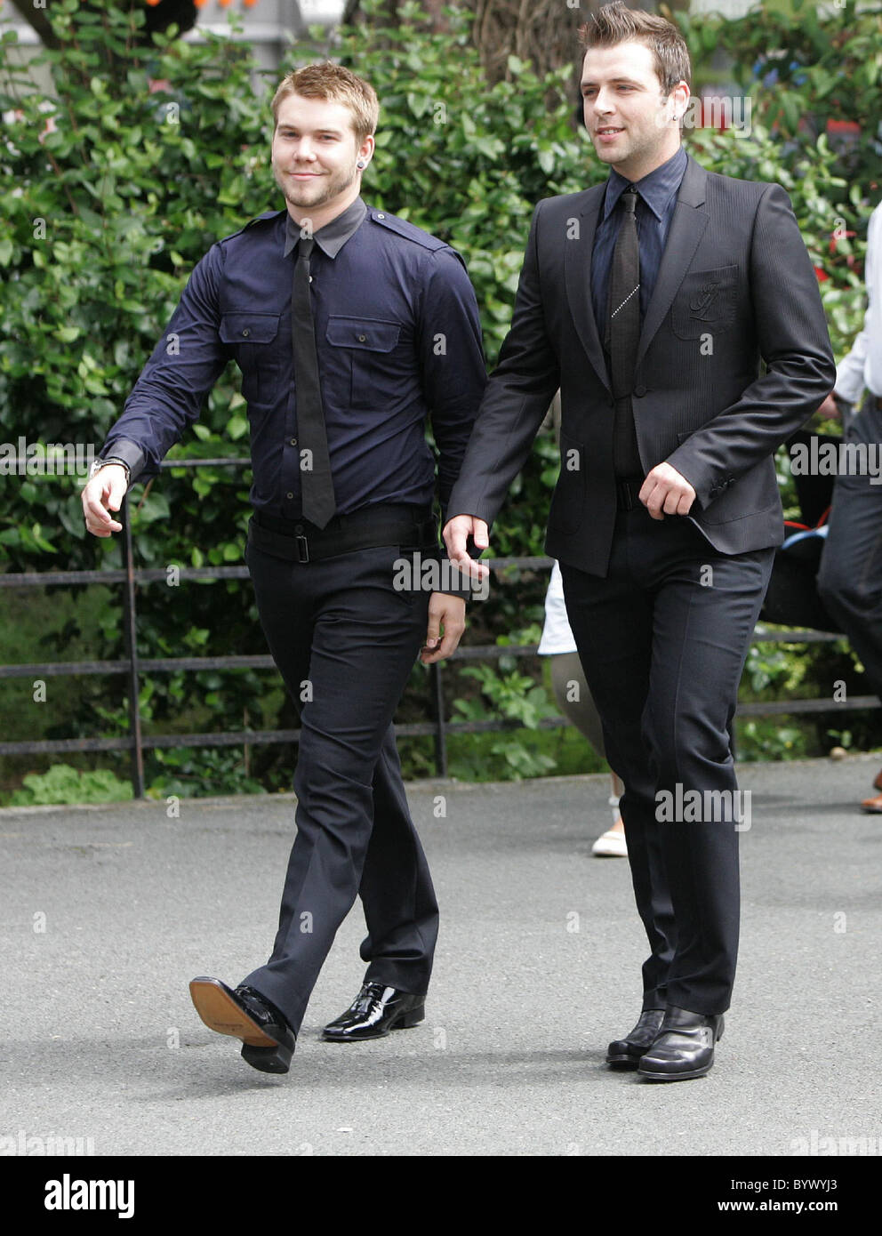 Mark Feehily et Kevin McDaid au baptême de Nicky Byrne de Westlife et ...