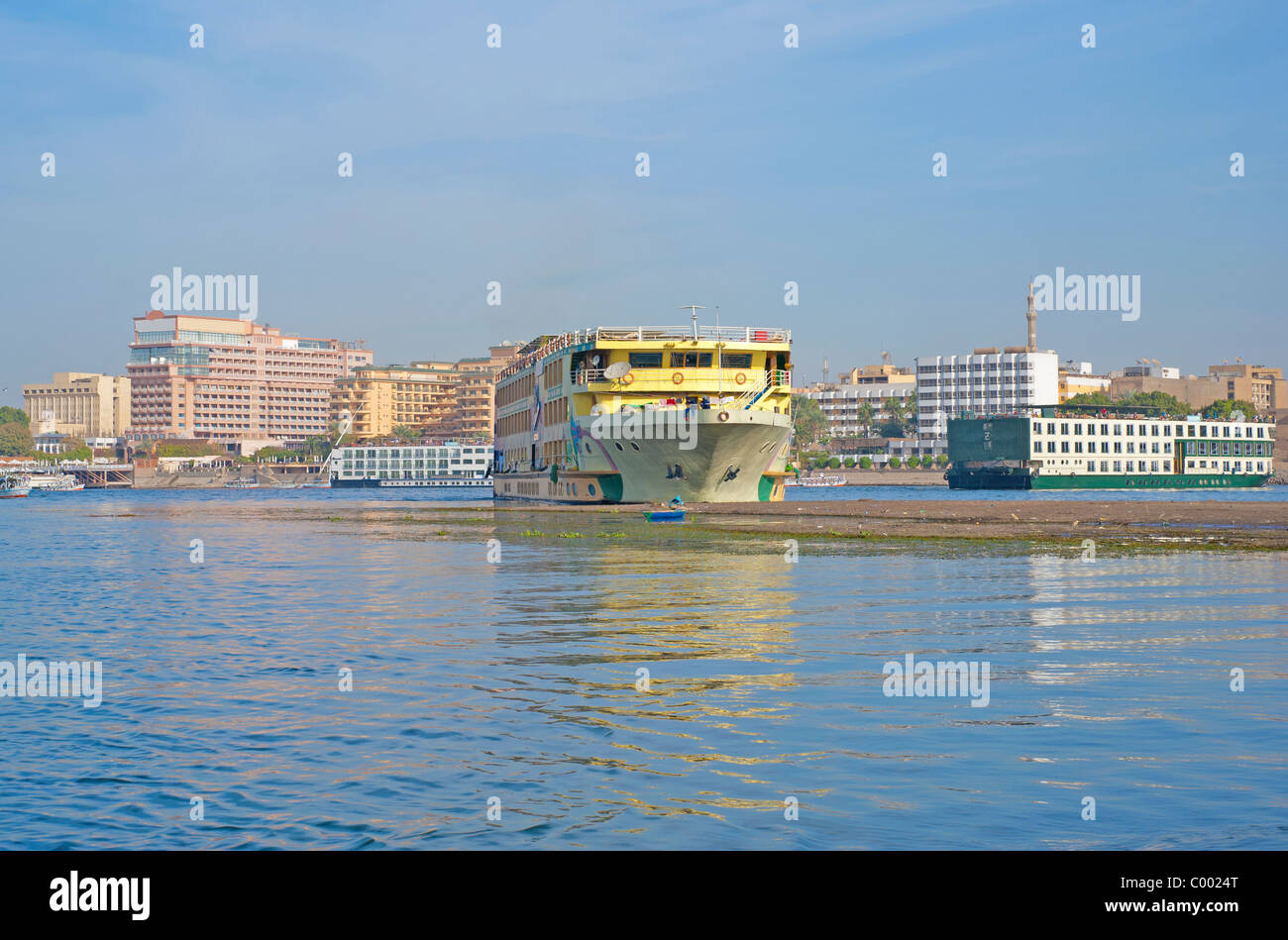 Bateau du nil Banque de photographies et d’images à haute résolution ...