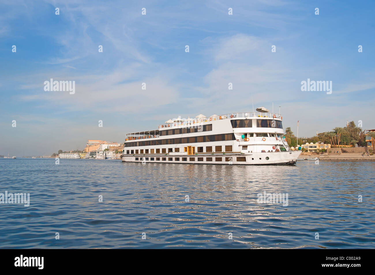 Bateau du nil Banque de photographies et d’images à haute résolution ...