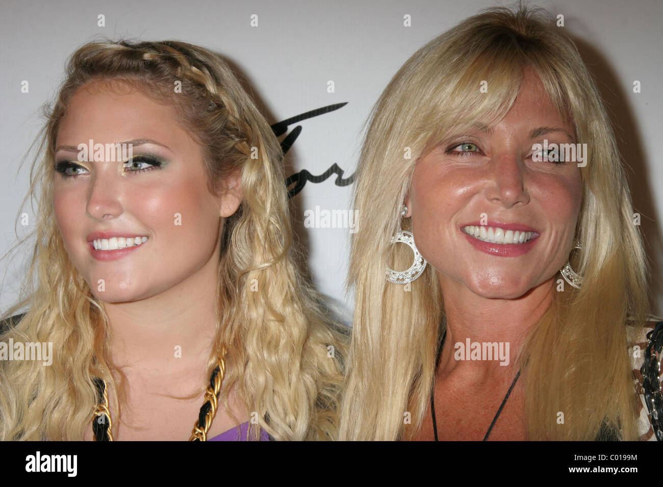 Pamela Bach et sa fille Hayley Hasselhoff Celebrity Catwalk Fashion ...