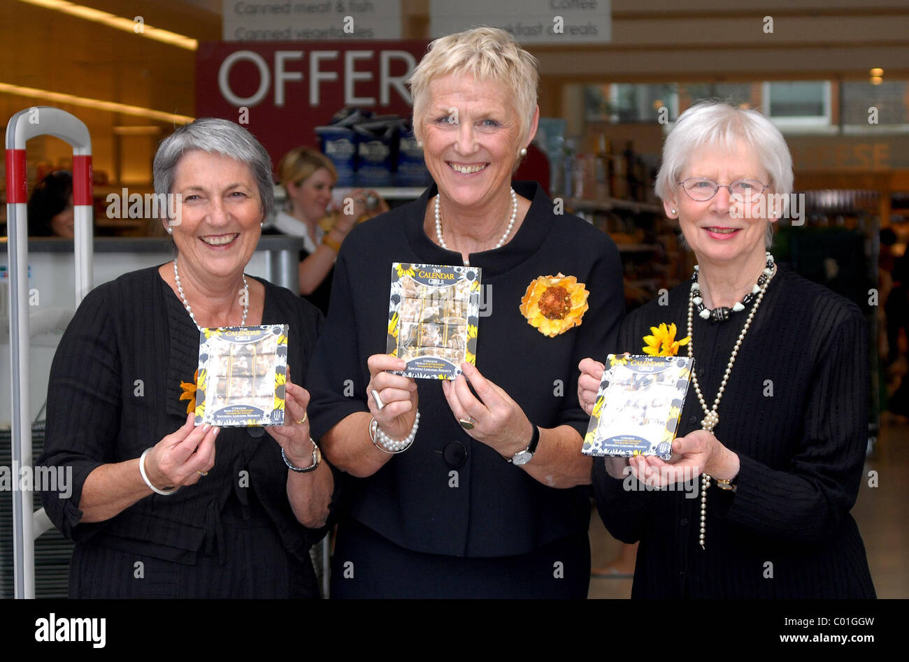 Angela Baker, Tricia Stewart et Beryl Bamforth l'original "Calendar ...