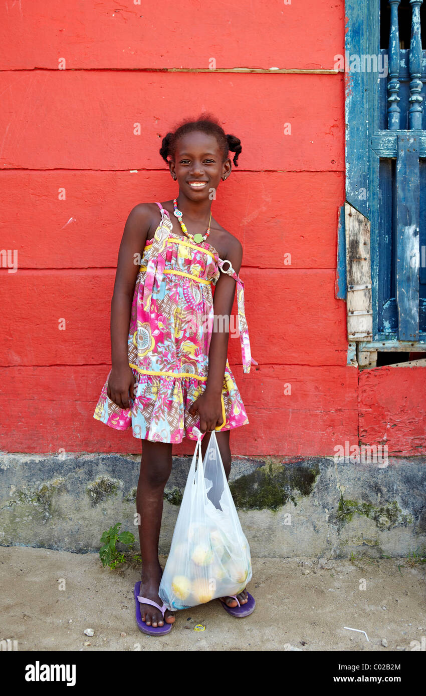 Sweet colombian girl Banque d'image et photos - Alamy