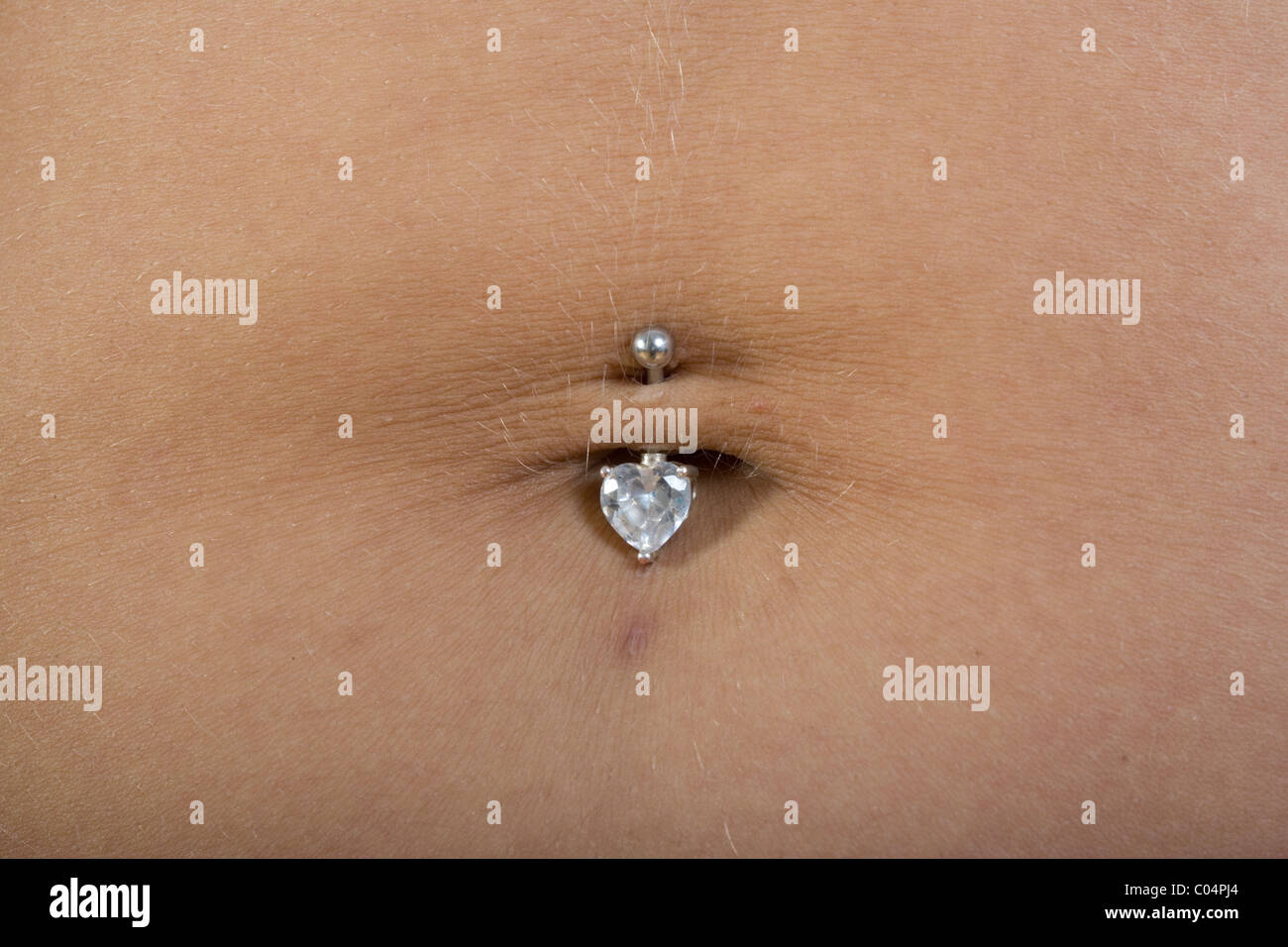 Close-up of a womans percé le nombril Photo Stock - Alamy