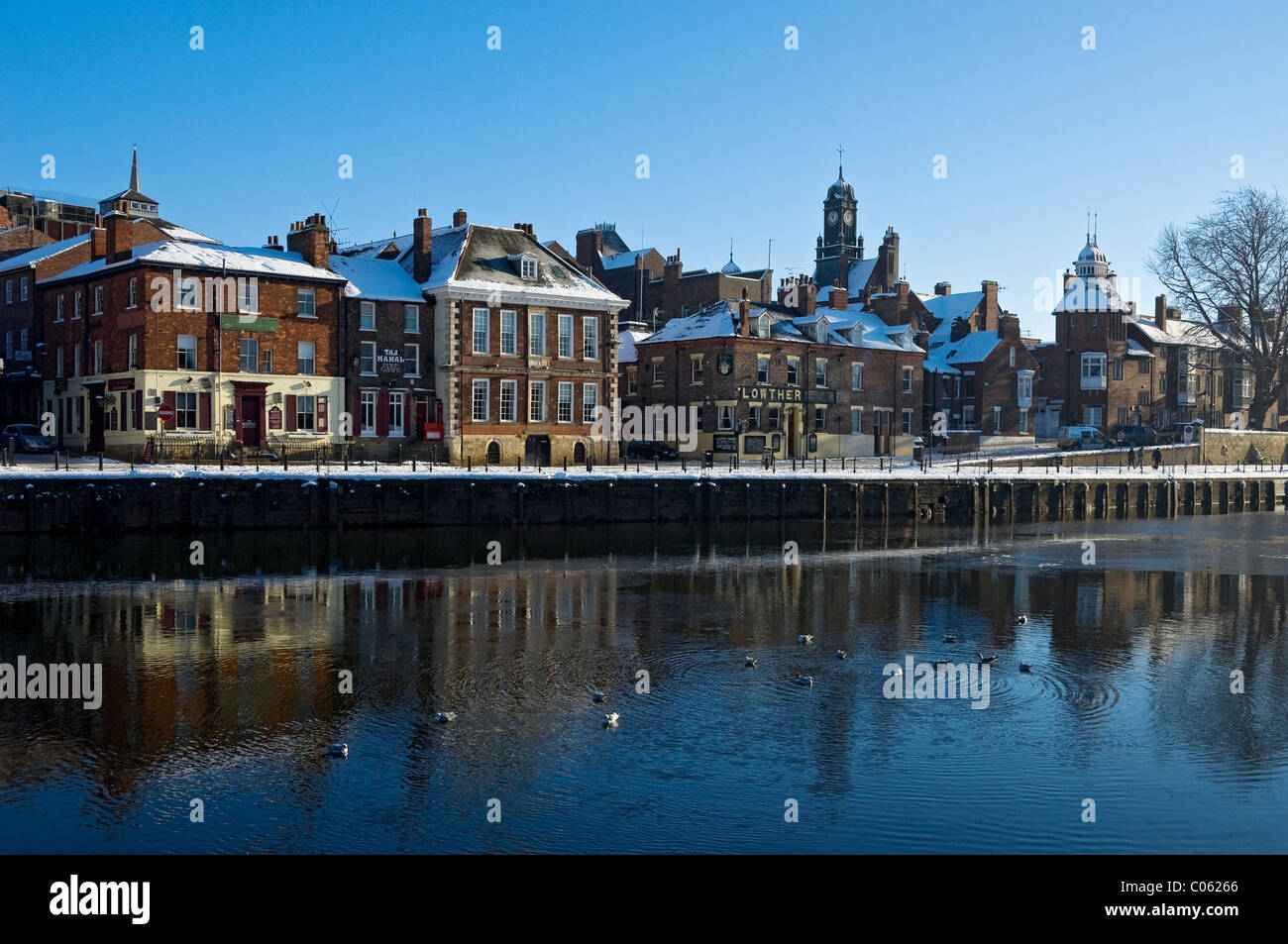 King's Staith et River Ouse en hiver neige scène York North Yorkshire ...