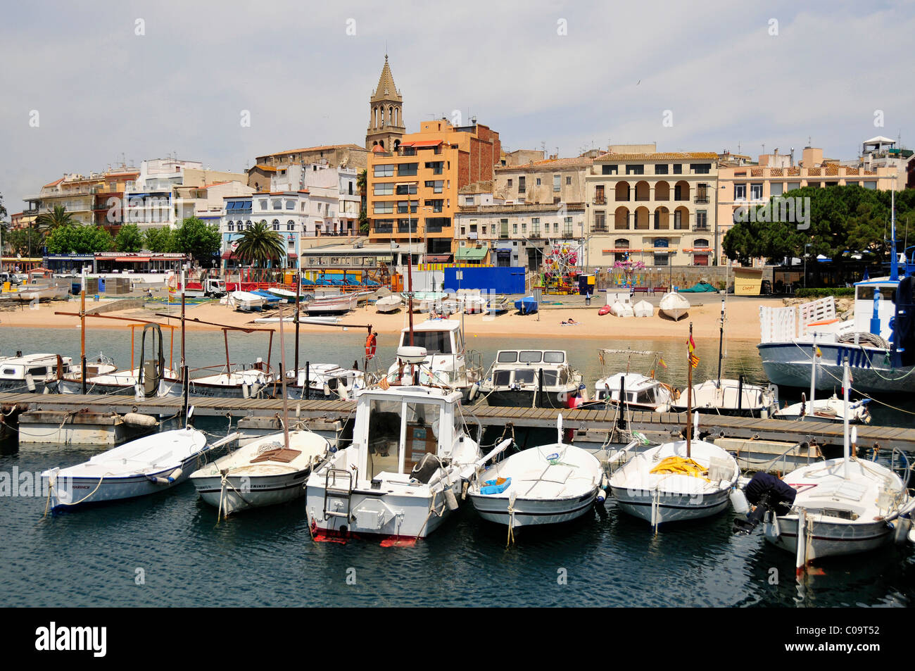 Port de la ville de pêcheurs de Palamos, Costa Brava, Espagne ...