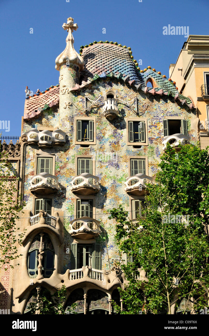 Façade de la Casa Batlló, conçu le plus célèbre de l'architecte ...