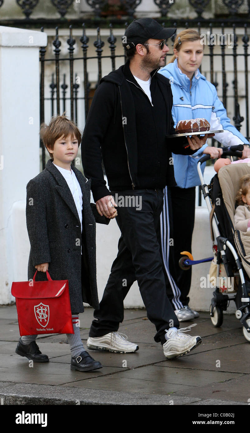 Matthew vaughn and son caspar Banque de photographies et d’images à ...