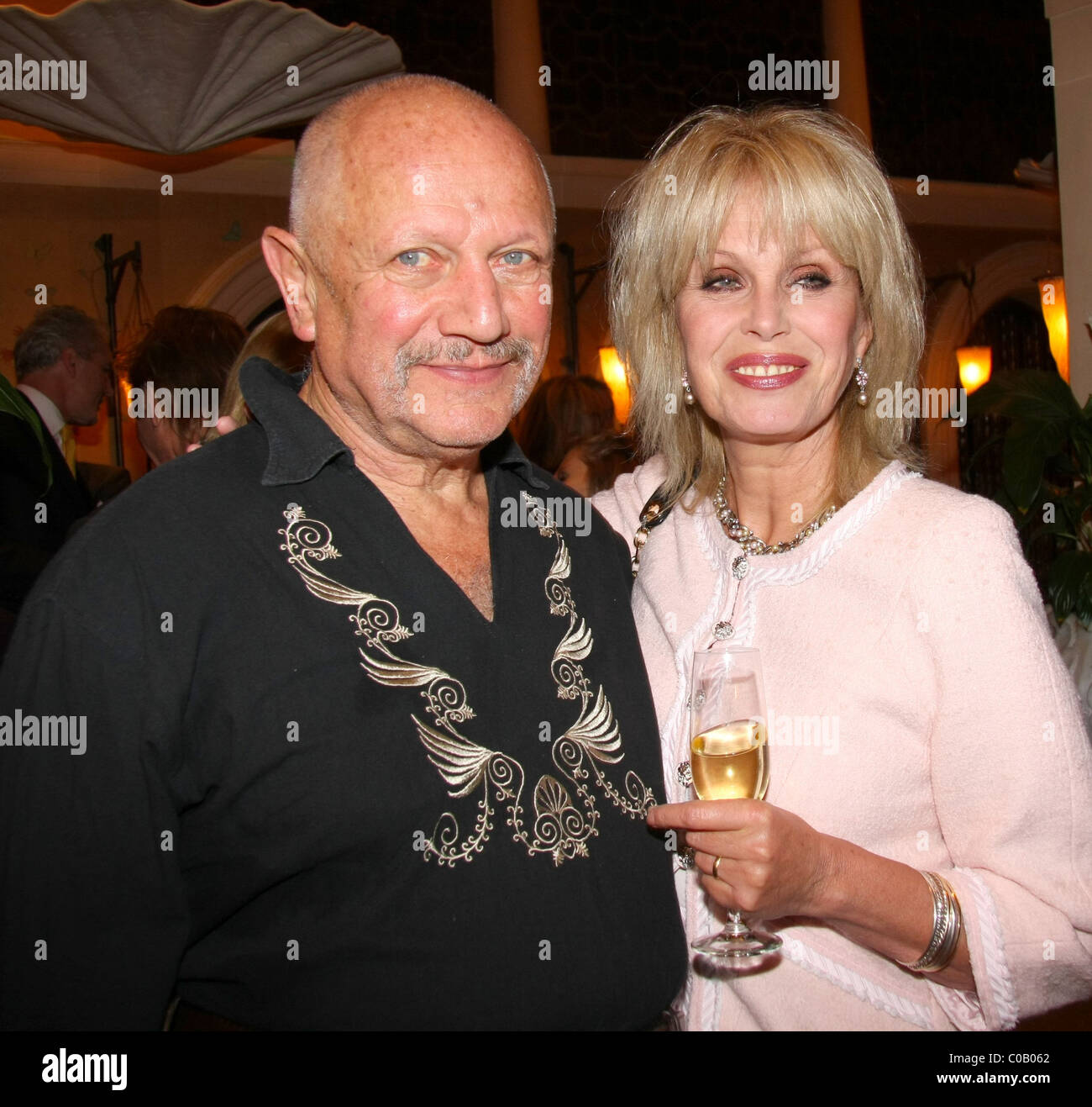 Steven Berkoff et Joanna Lumley fête de lancement pour le nouveau livre ...