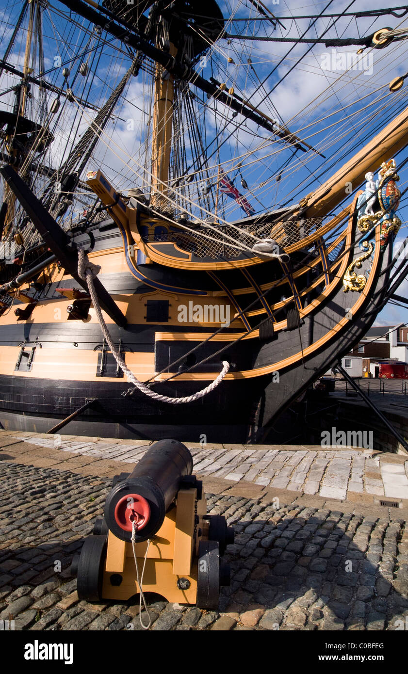 La figure de proue de la tête et HMS Victory à Portsmouth Photo Stock ...