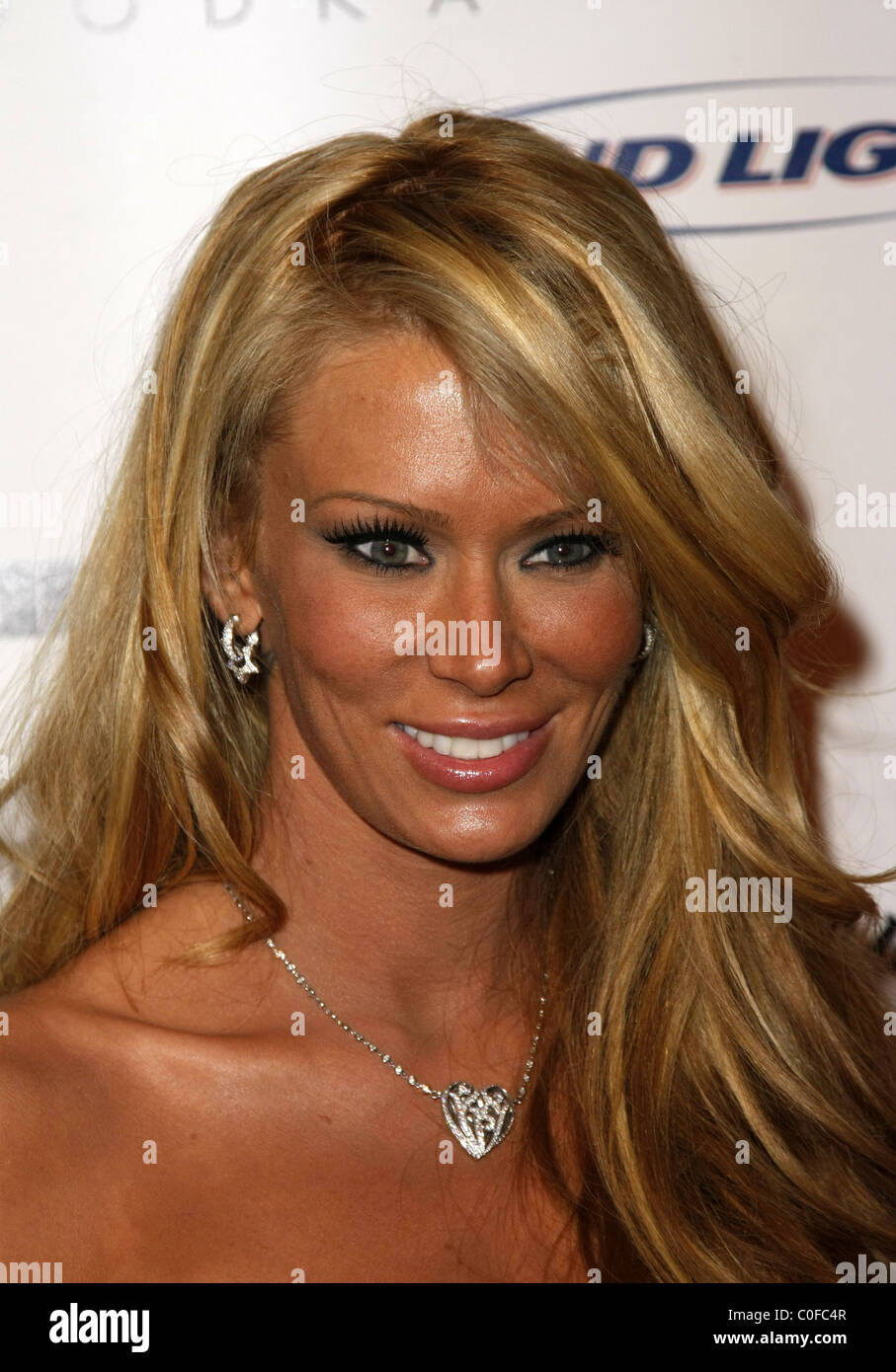 Jenna Jameson assiste à la "Tito Ortiz UFC 84 Officielle Après- Lutte ...