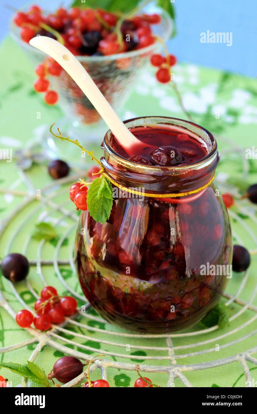 Confiture de groseilles Banque de photographies et d’images à haute ...