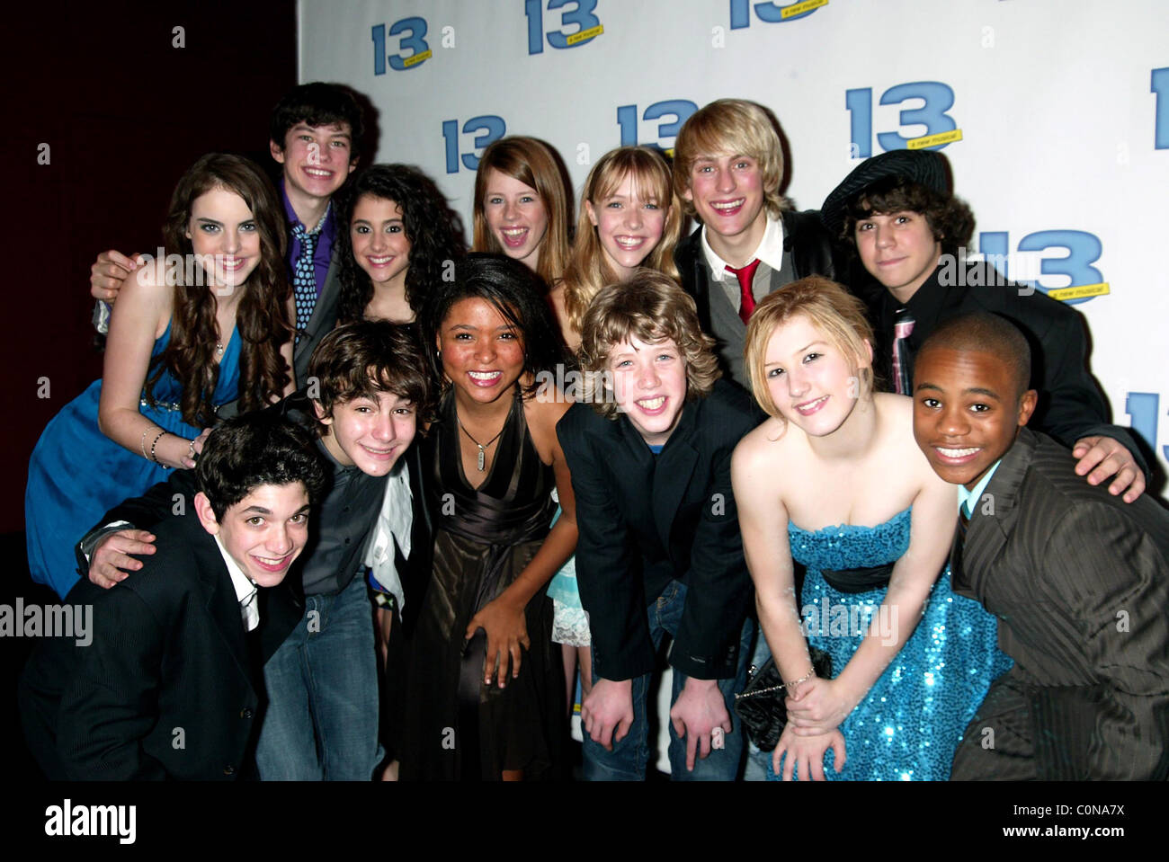 Ariana grande and elizabeth gillies Banque de photographies et d’images ...