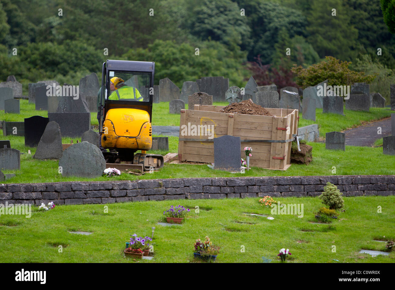 Mini pelle jaune Banque de photographies et d’images à haute résolution ...
