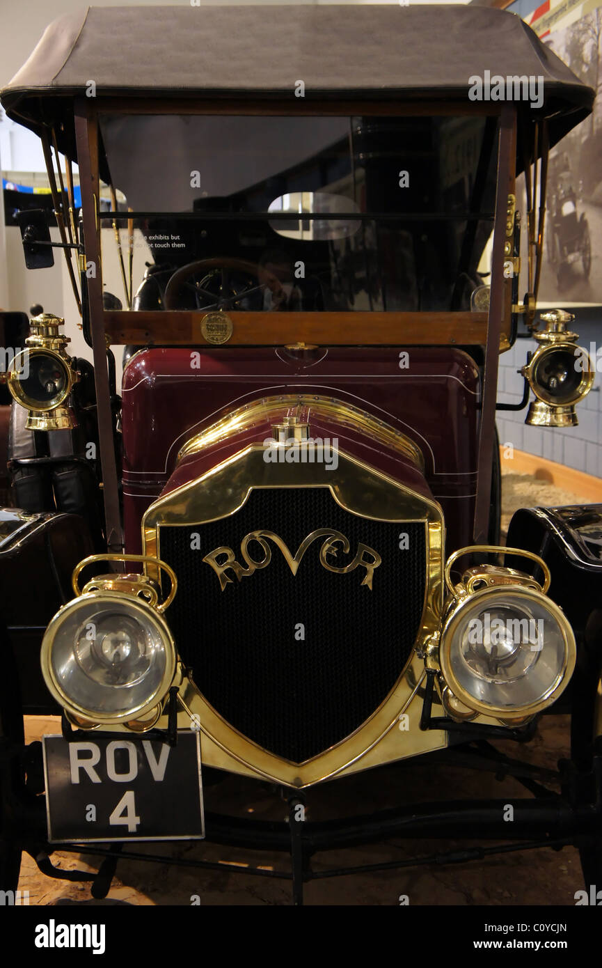 Old rover car Banque de photographies et d’images à haute résolution ...