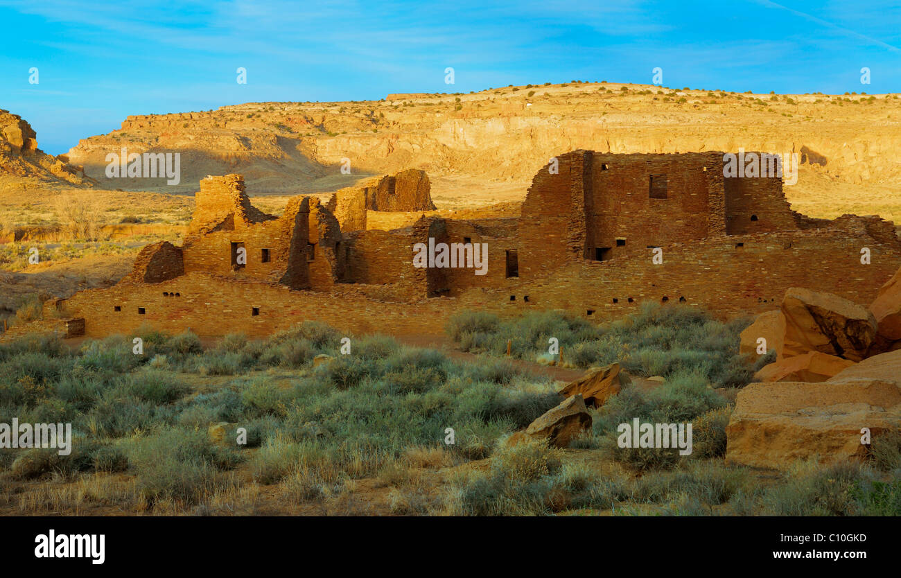 Pueblo Bonito dans la région de Chaco Culture National Historical Park ...